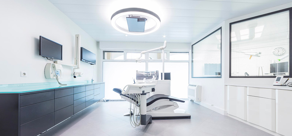 Dentiste Luynes | Dr Marc Crémades | Implant dentaire & Esthétique